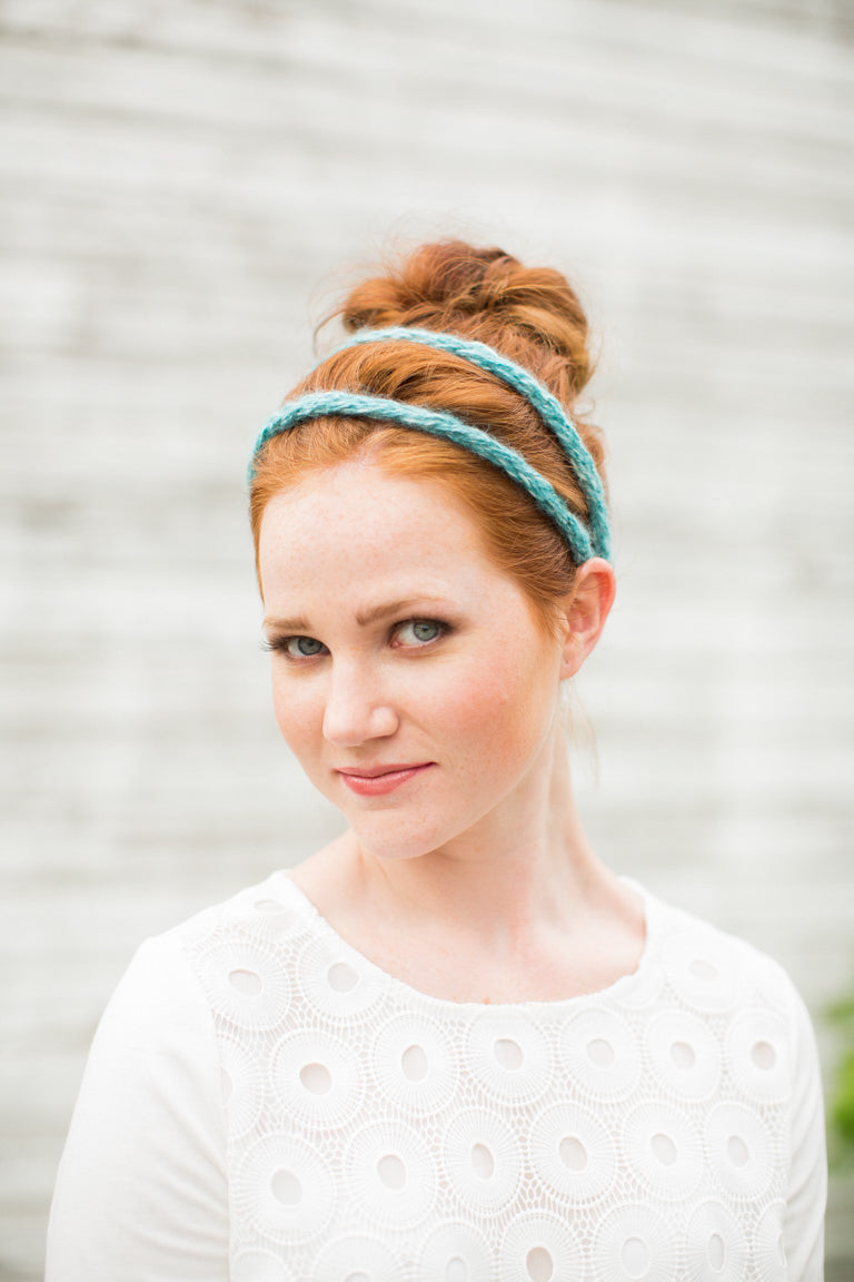 20 Gorgeous Finger Knitting Projects + How To Finger Knit Video