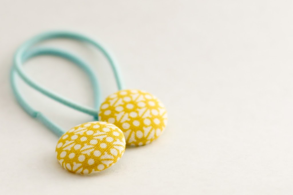 Day 4: Button Hair Bands - a diy hair accessory – Flax & Twine